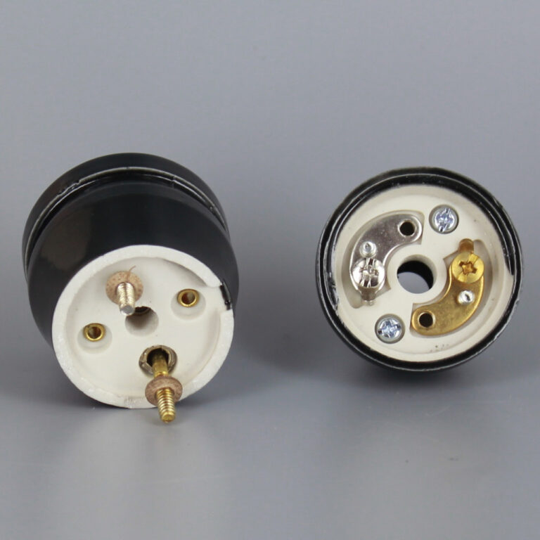 How To Fix A Lamp Socket: 8 Steps To Replace